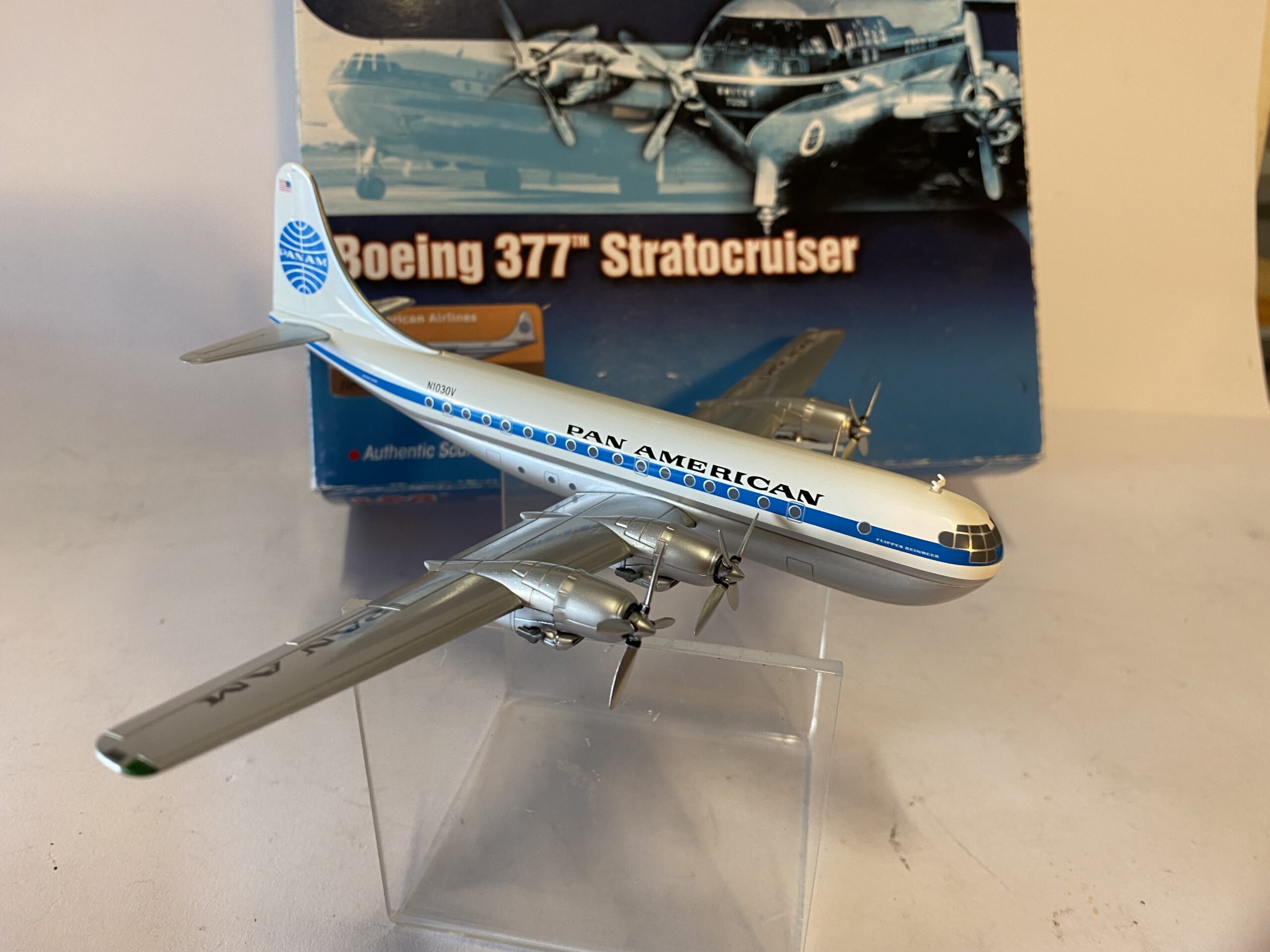 Hobby Master Boeing Stratocruiser 377 1:200 Pan AM #4012 - Big Bill's ...