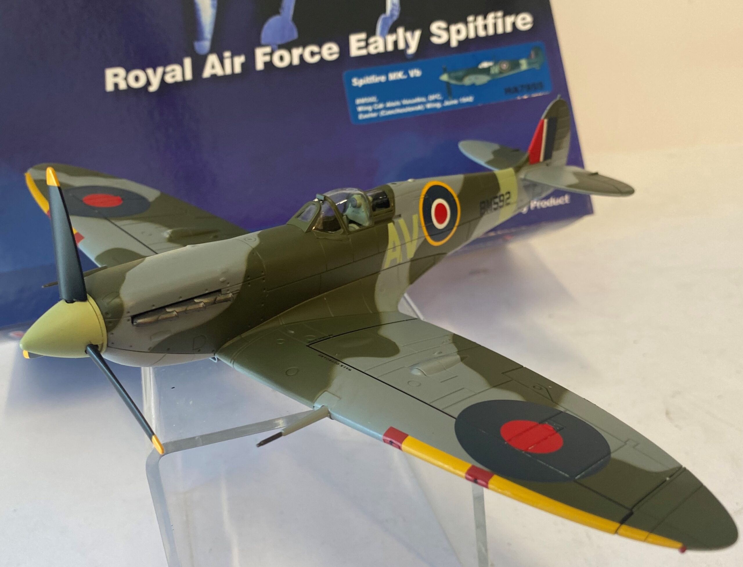 Hobby Master Spitfire Mk5b Czeck Wing #7855 1:48 hm43 - Big Bill's Die Cast