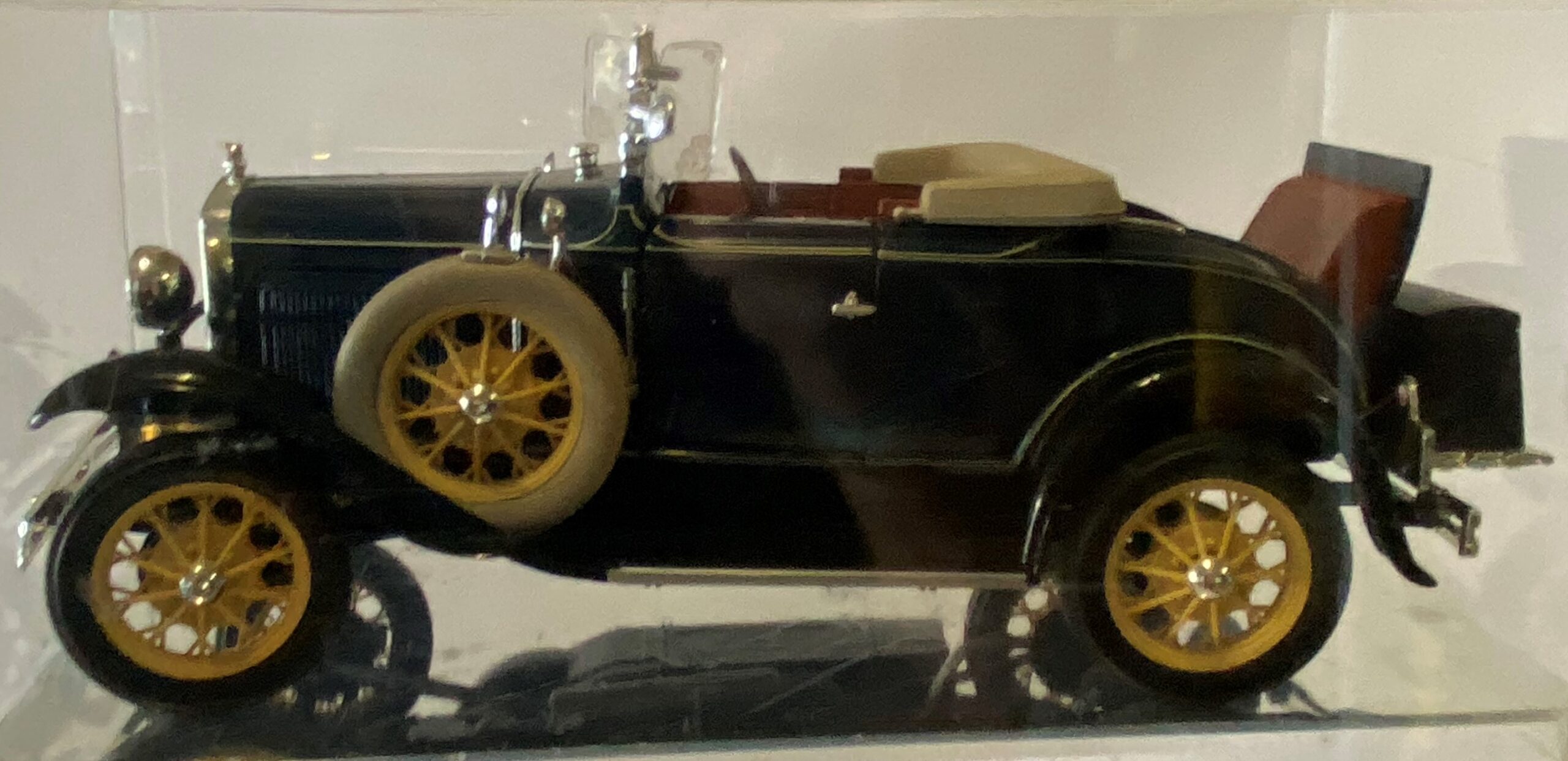 Motor City Classics '31 Model A Roadster 1:18 - Big Bill's Die Cast