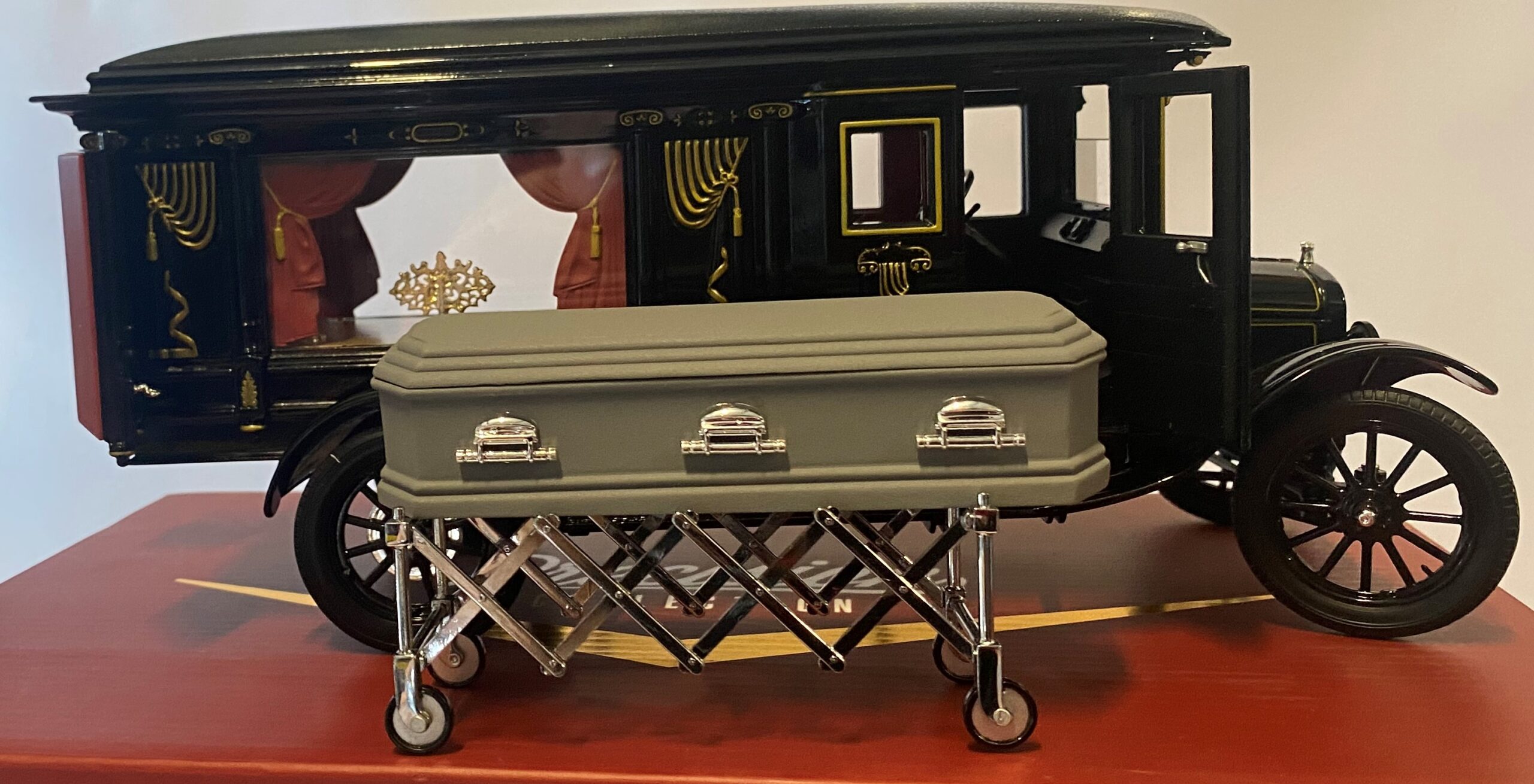 Greenlight '21 Ford Model T Hearse 1:18 - Big Bill's Die Cast