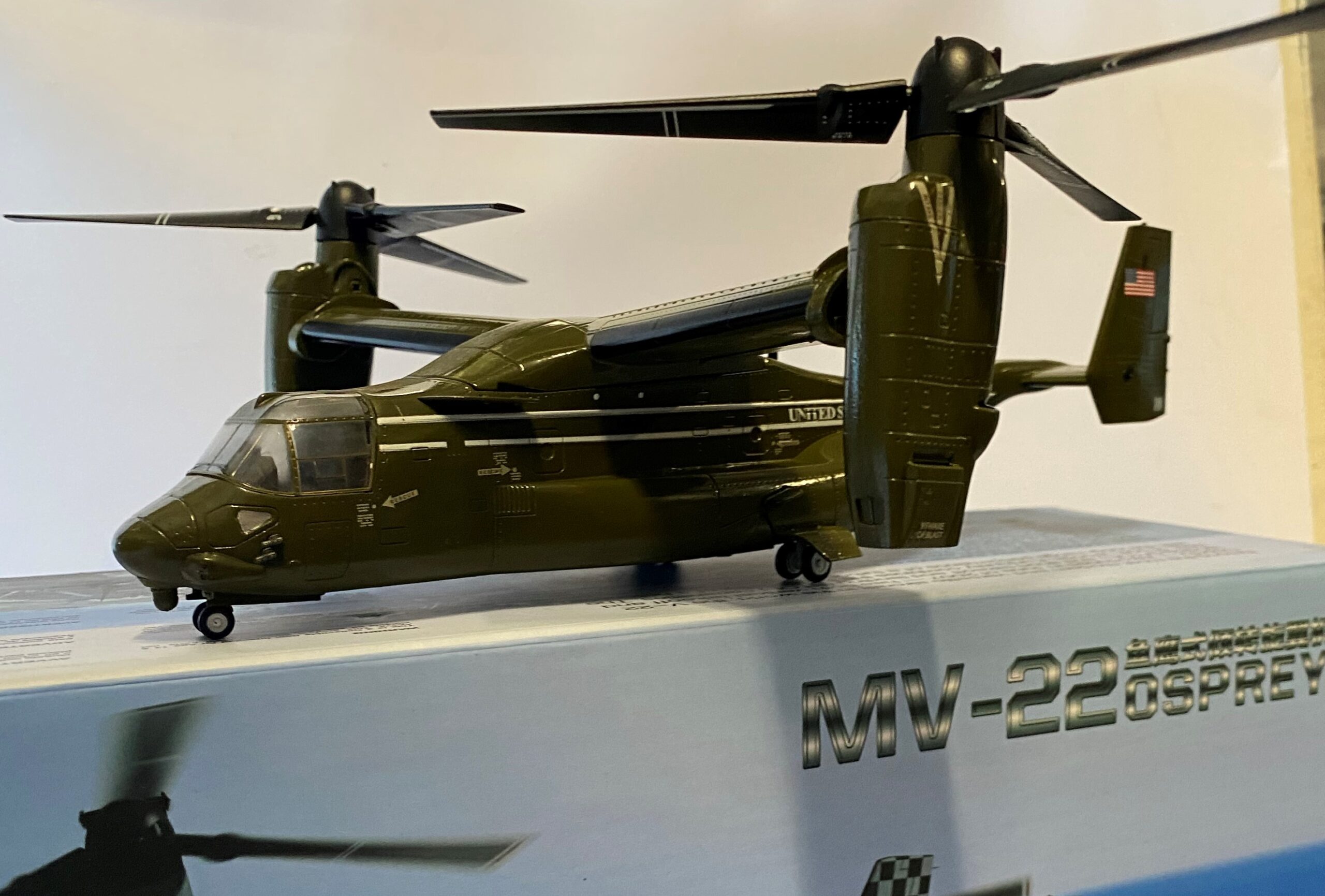 Air Force One Boeing Osprey (Marines) 1:72 - Big Bill's Die Cast