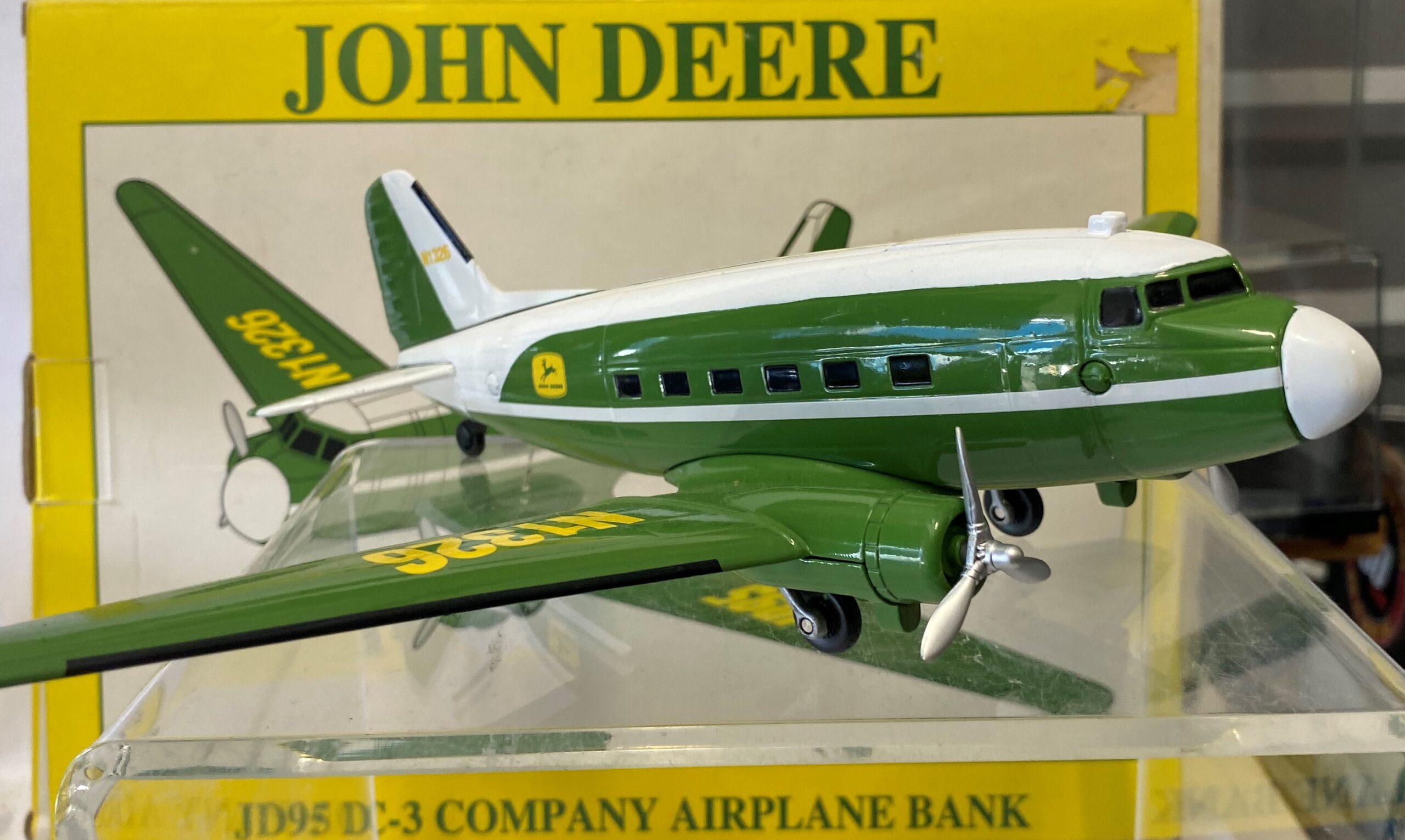 Ertl Airplane Bank DC-3 (John Deere) 1:72 - Big Bill's Die Cast