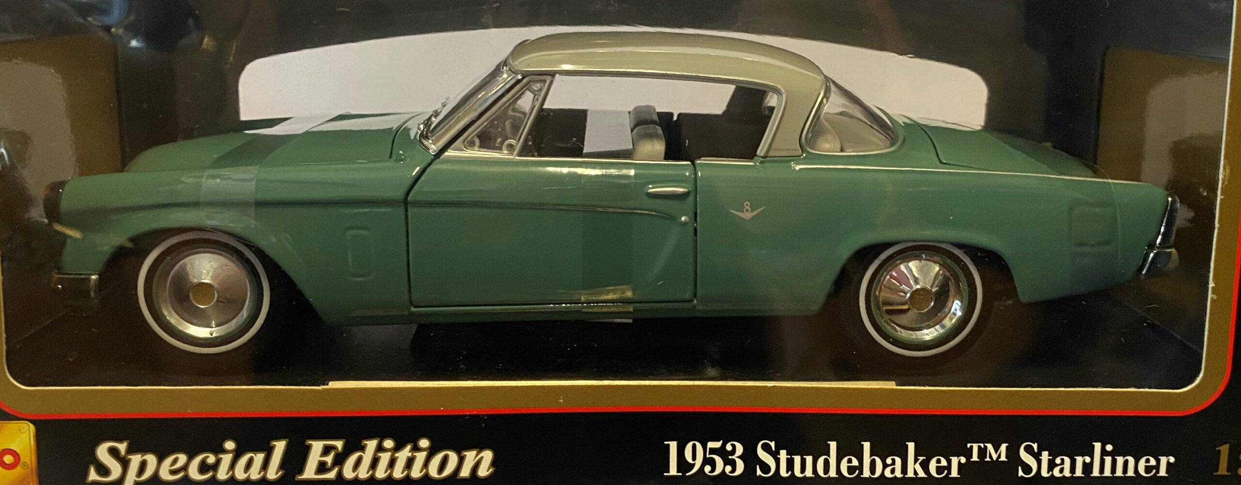 Maisto '53 Studebaker Starliner 1:18 - Big Bill's Die Cast