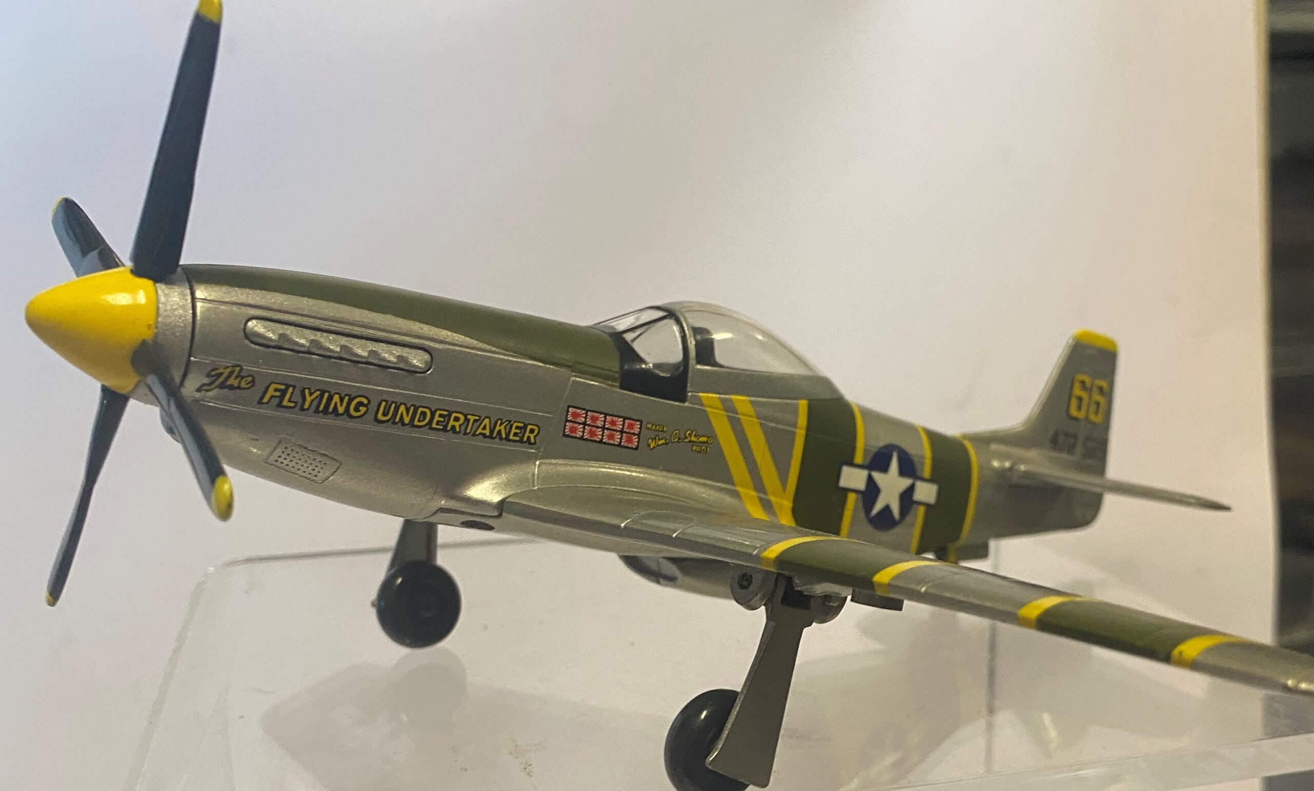 Airplane Bank P-51 Mustang "Flying Undertaker" 1:48 - Big Bill's Die Cast