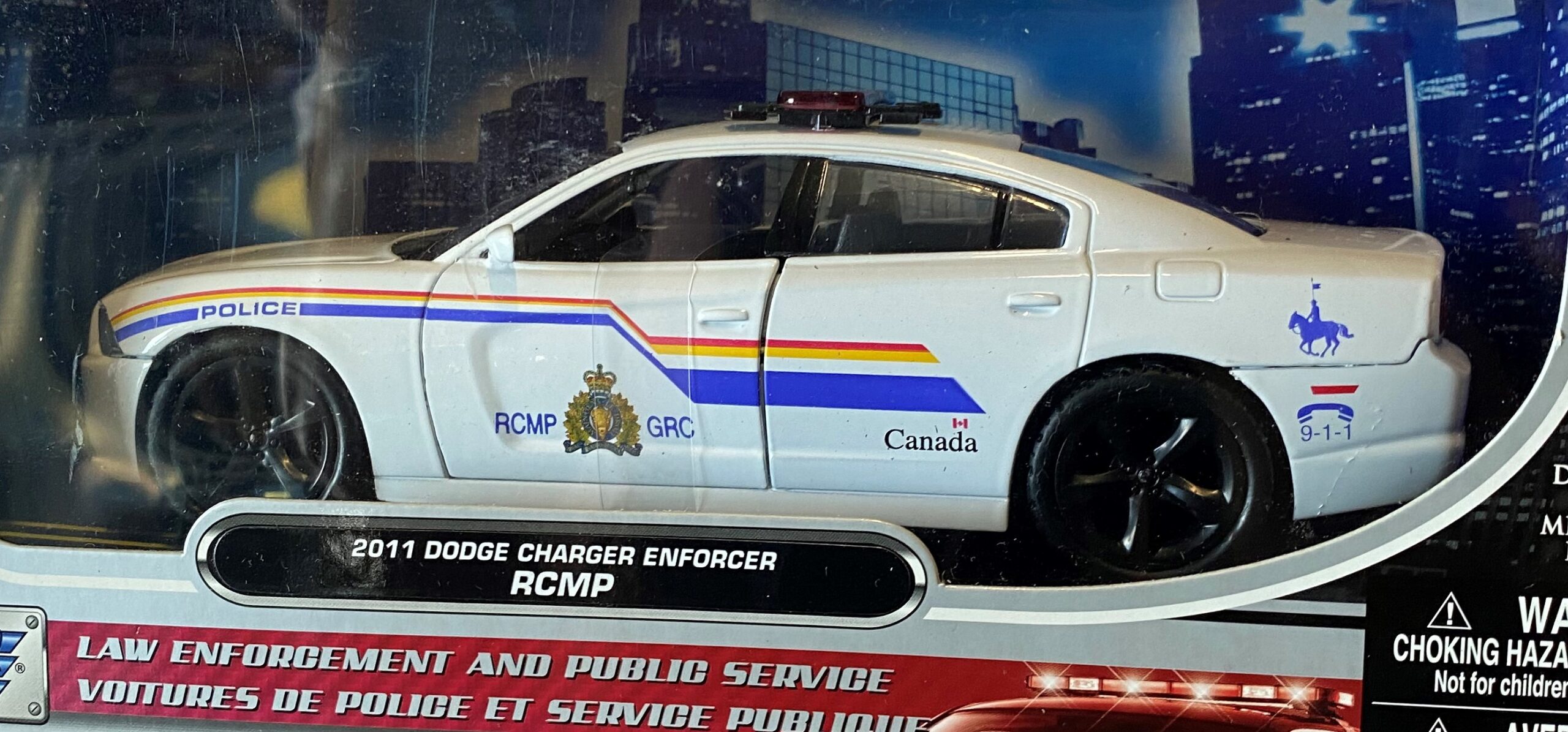 Motor Max '11 Dodge Charger RCMP 1:24 - Big Bill's Die Cast