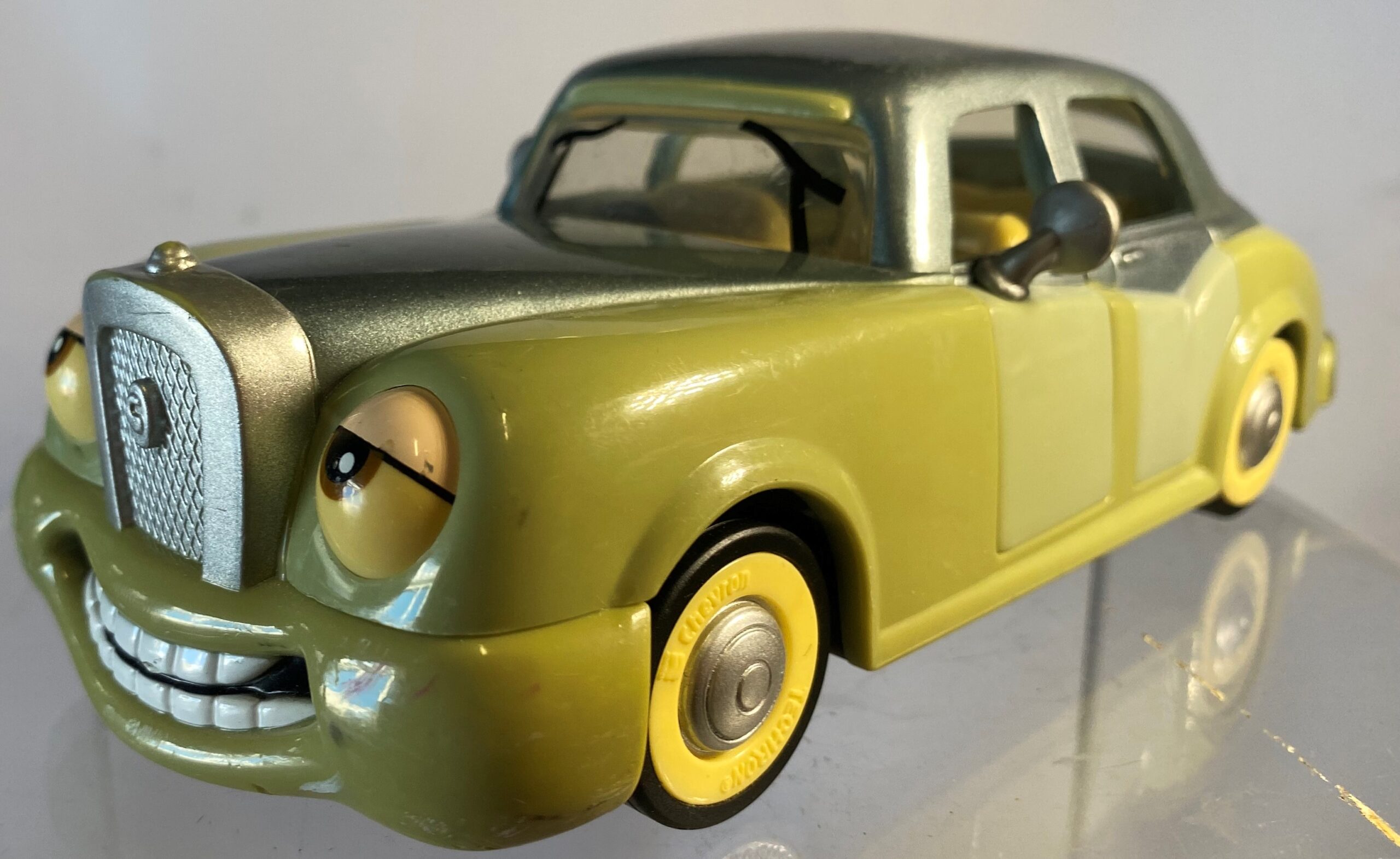 The Chevron Cars Leo Limo 1;24 - Big Bill's Die Cast