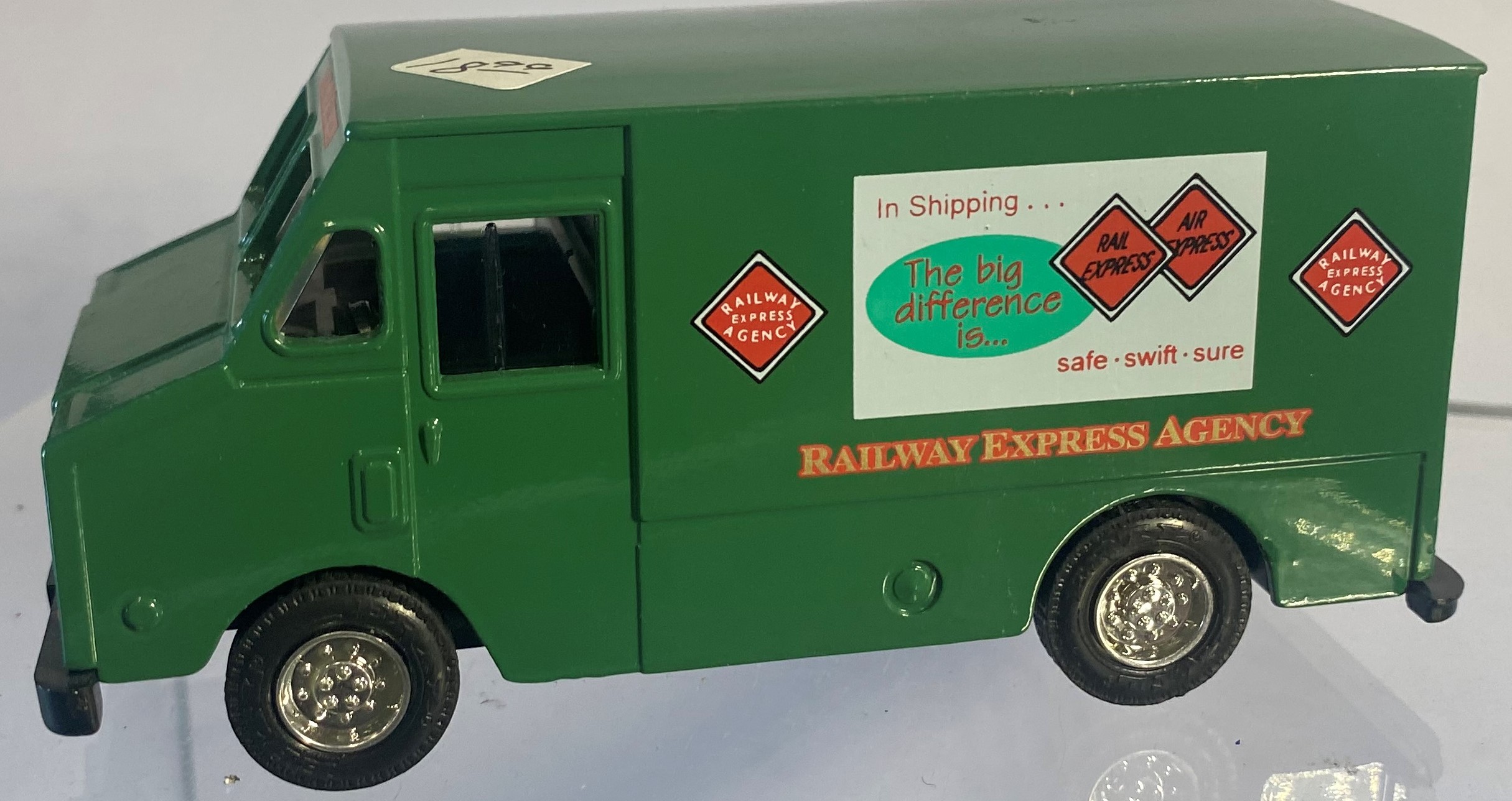 R.E.A. Express Van 1:32 - Big Bill's Die Cast