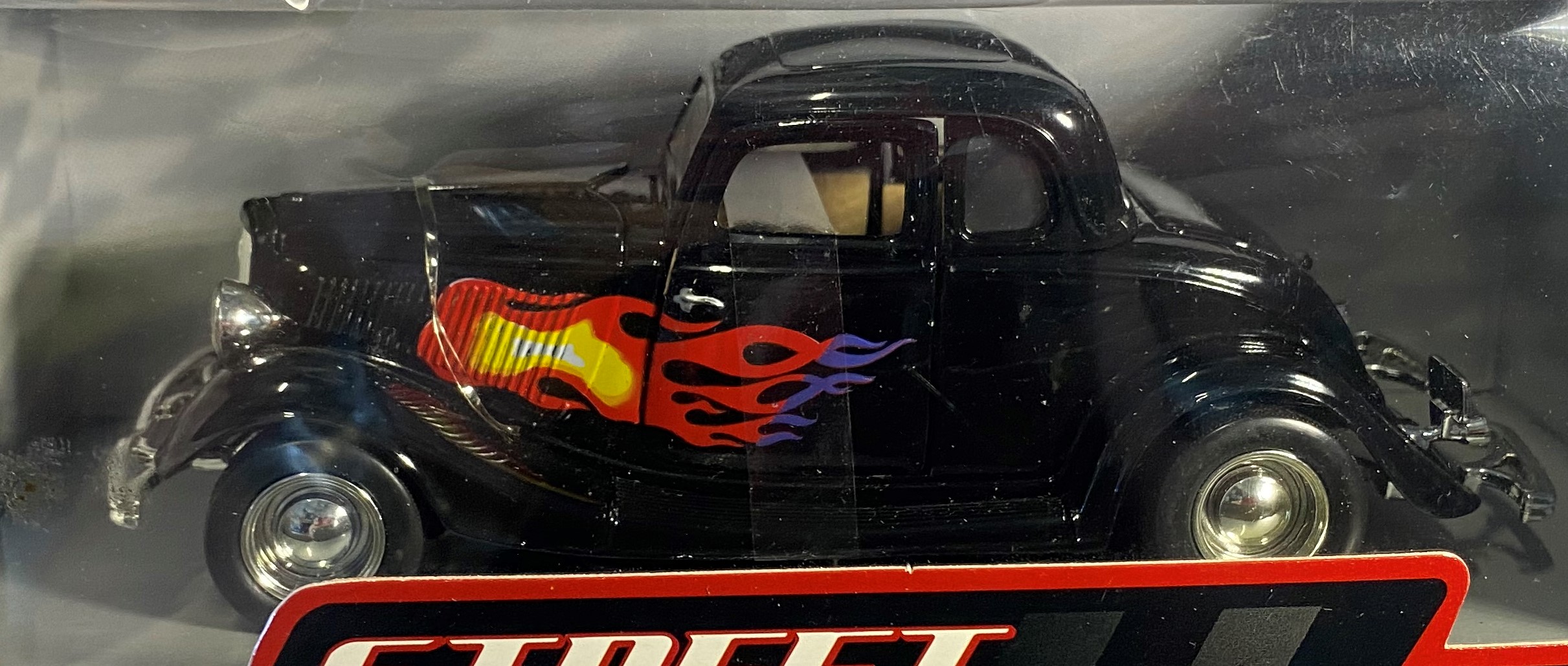 Motor Max Ford Street Rod 1:24 - Big Bill's Die Cast