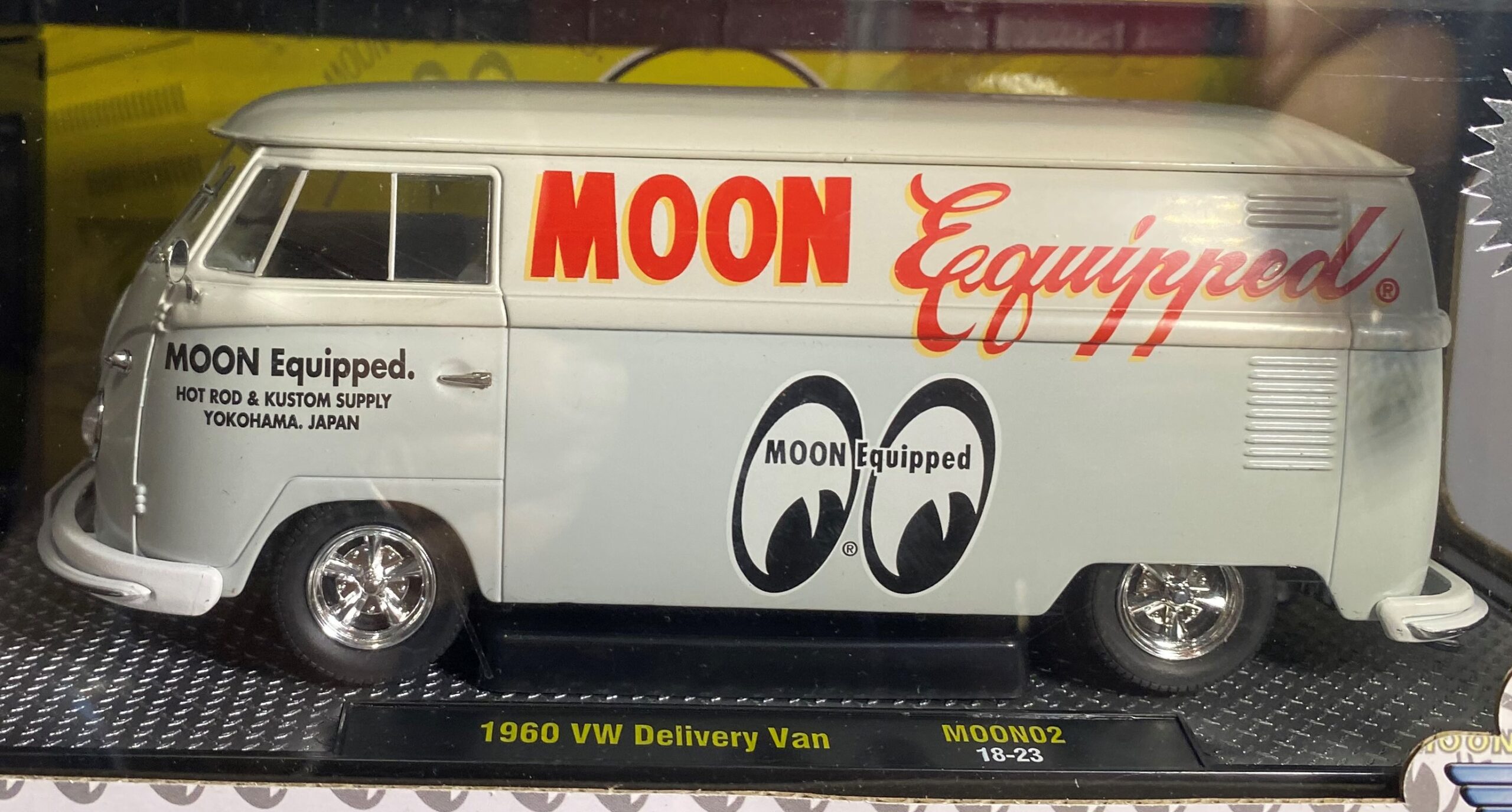 M2 '60 VW Delivery Van (Moon Equipped) 1:24 - Big Bill's Die Cast