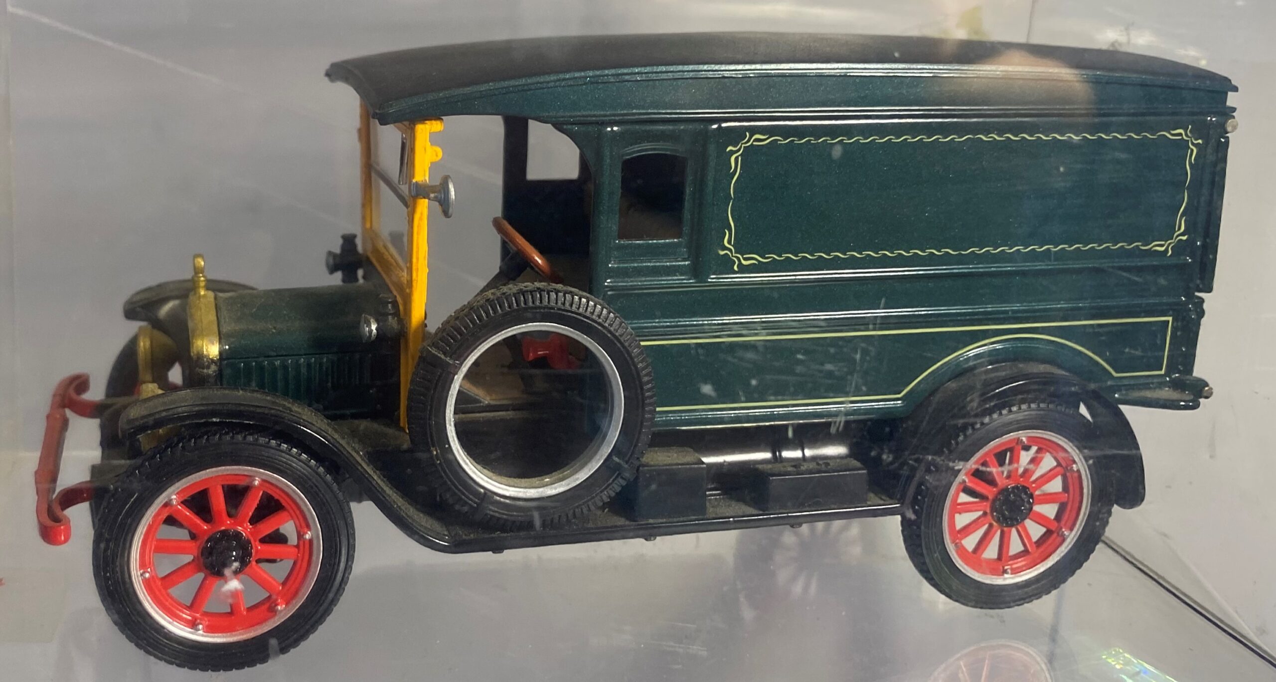 Signature '21 Ford TT Truck 1:32 - Big Bill's Die Cast