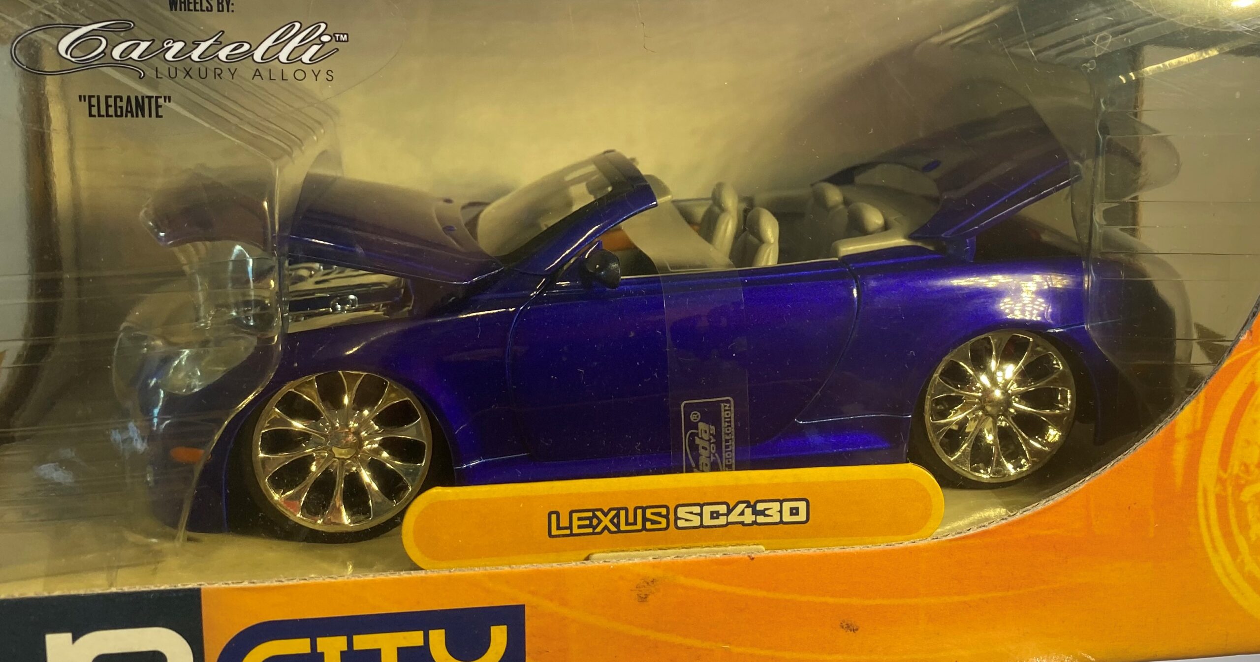 JADA Lexus SC430 (Dub City) 1:24 - Big Bill's Die Cast