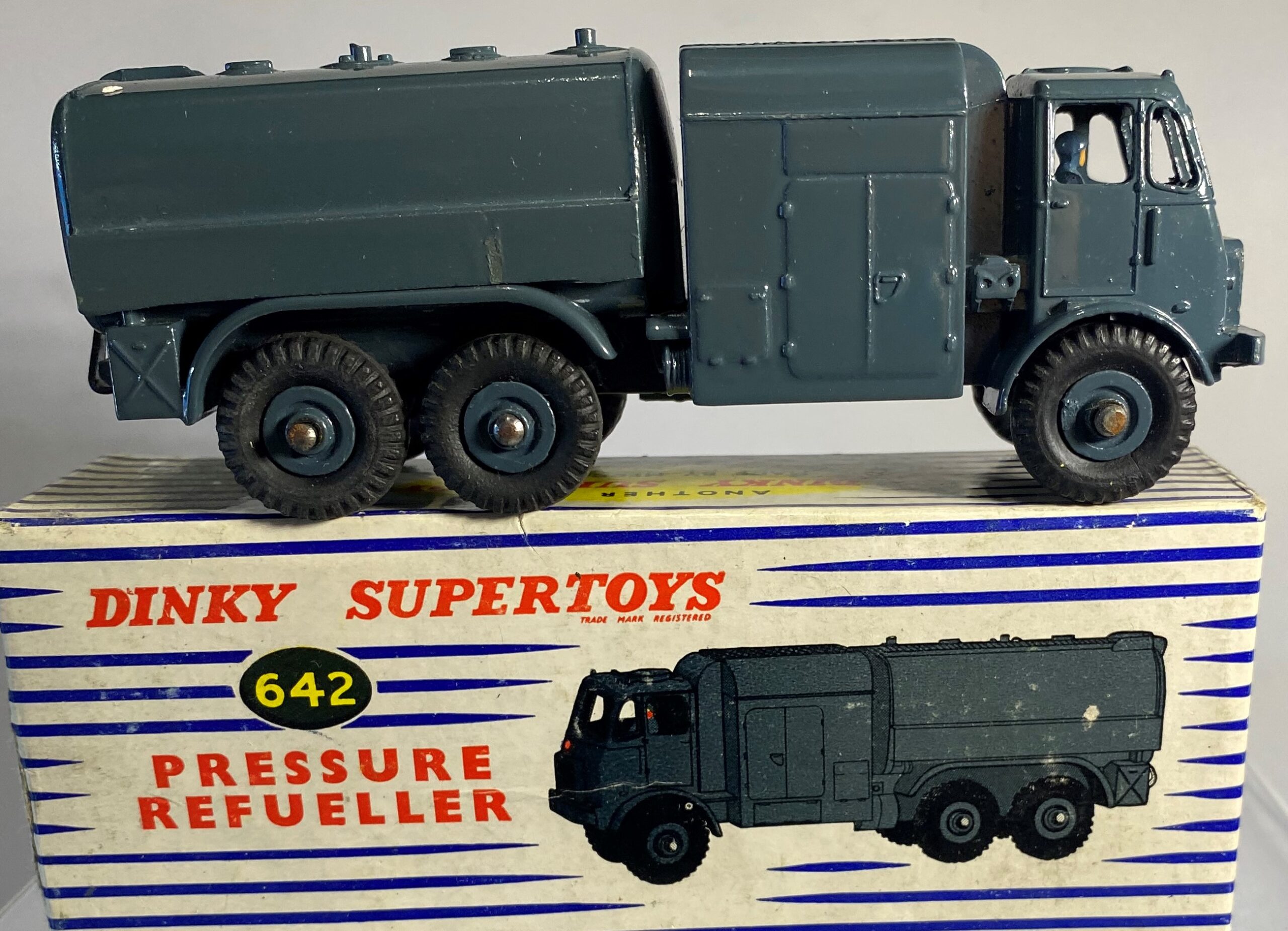 Dinky #642 Pressure Refueller Md in GB circa 1957-62 - Big Bill's Die Cast