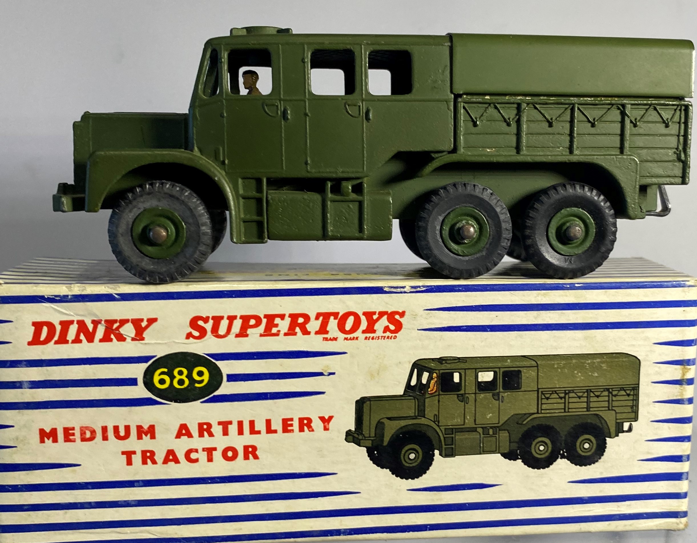 Dinky #689 Artillery Tractor Md in GB Circa 1957-66 - Big Bill's Die Cast