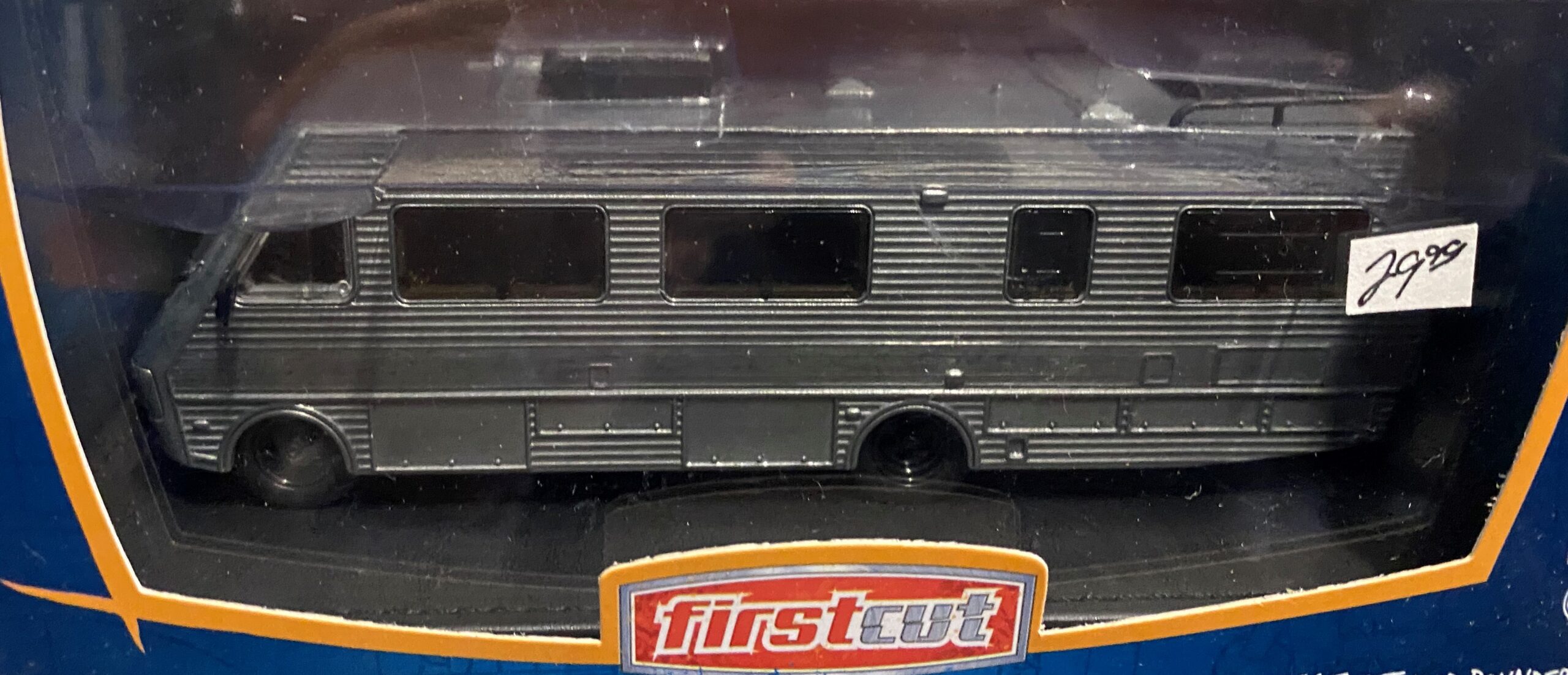 Greenlight '86 Fleetwood Bounder (in Raw Zink ,No paint) 1:63 - Big ...