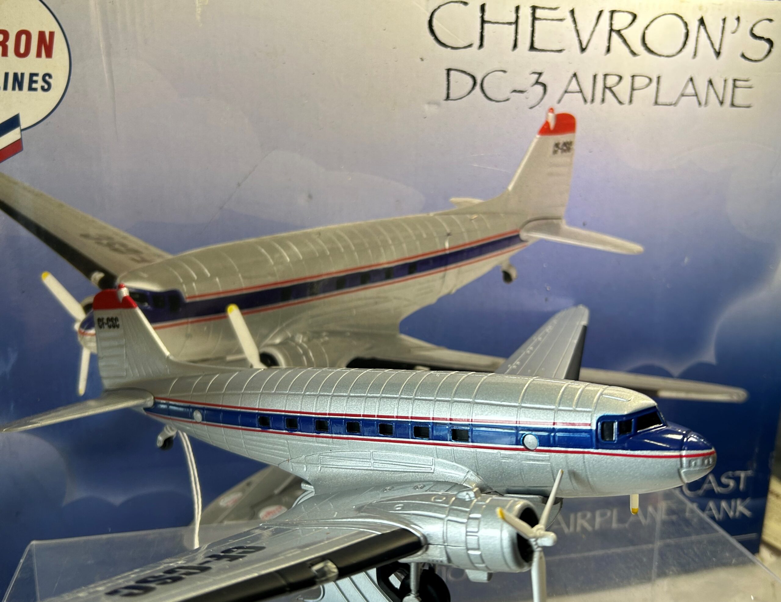Ertl DC-3 "Chevron" 1:72 - Big Bill's Die Cast