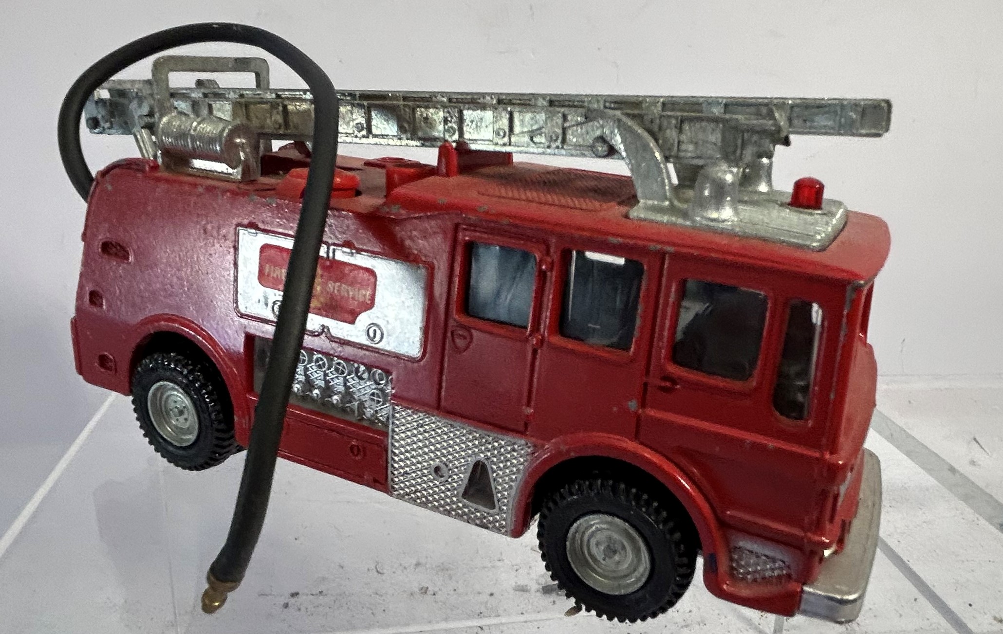 Dinky 286 Ford Transit Fire van Circa '69-'75 - Big Bill's Die Cast