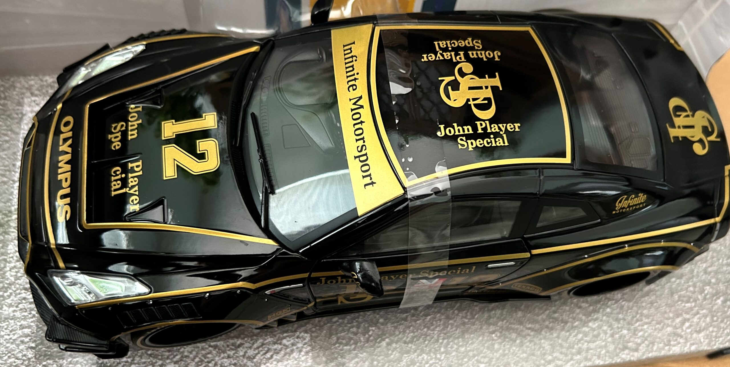 Nissan GT-R (R35) LB Walk body kit #2 1:18 Solido - Big Bill's Die Cast